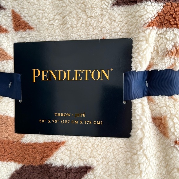 Pendleton | Bedding | Pendleton Sherpa Fleece Throw 5 X 70 | Poshmark